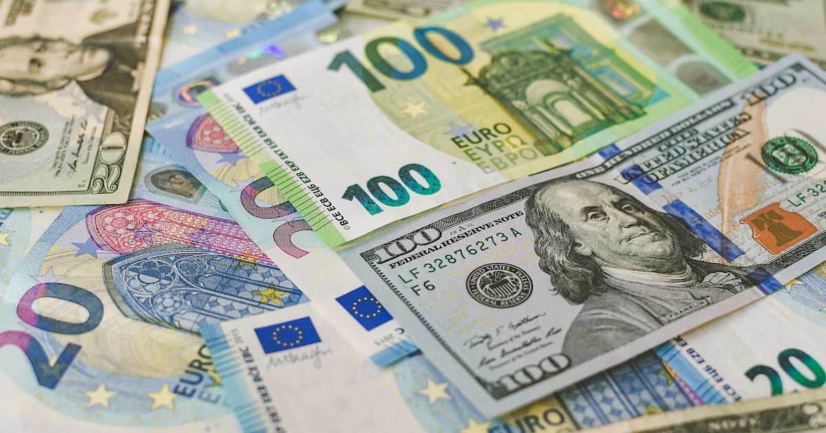 Eurót, dollárt váltanál? Így áll szerdán a forint - Haszon Magazin
